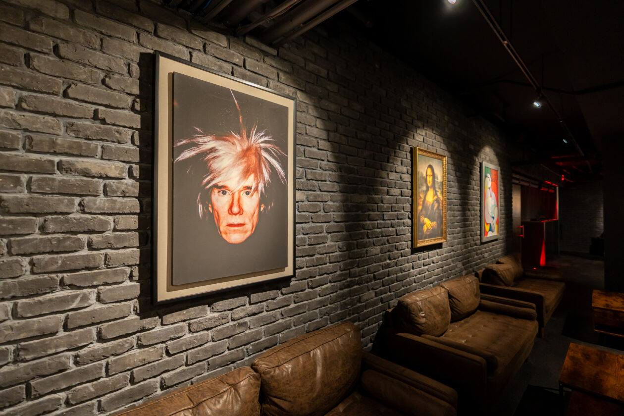 Charcoal Reclaimed Brick Veneer with xyz | Toro Stone